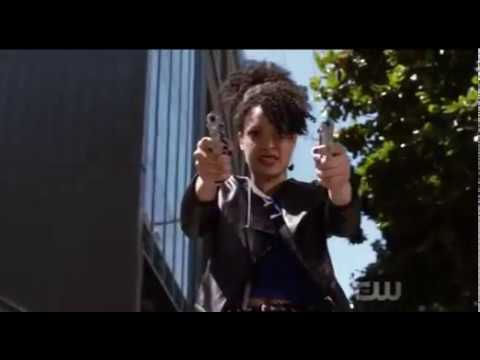 The Flash 4x01 Kid Flash & Vibe vs Peek A Boo - YouTube