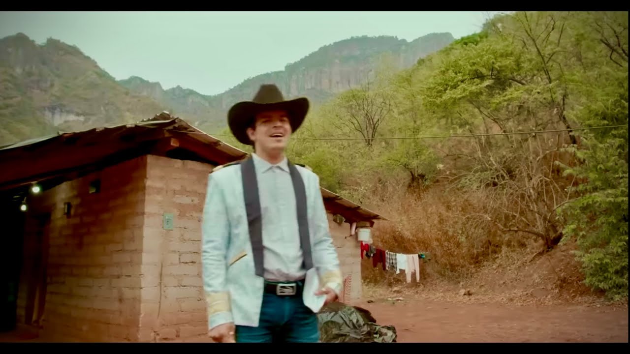 Mi Navidad (Video Oficial) - El Piloto y su Estilo - YouTube