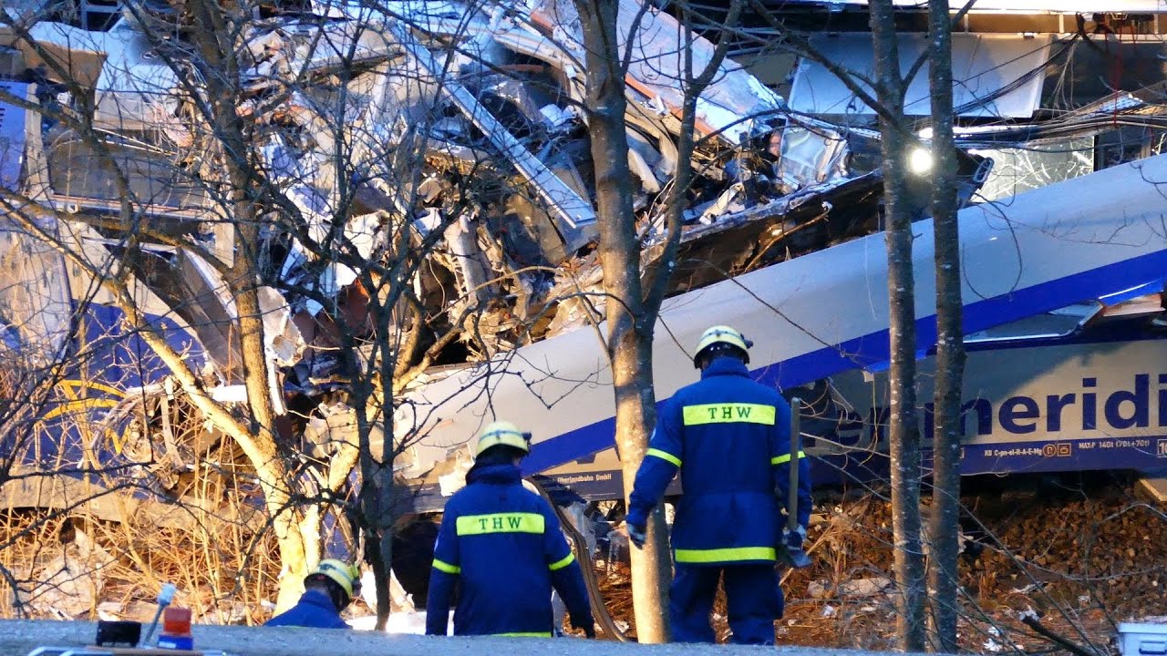 4K - Bad Aibling - Train Crash - Eisenbahnunfall - at least 10 killed ...