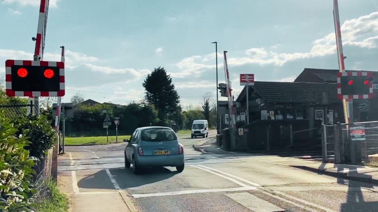 Ash Level Crossing, Surrey - YouTube