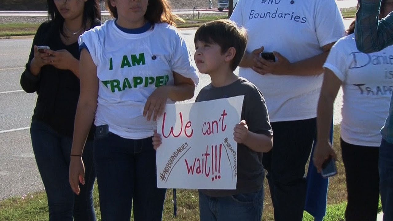 Immigration Activists: 'It Is Our Duty to Fight for Freedom' - YouTube