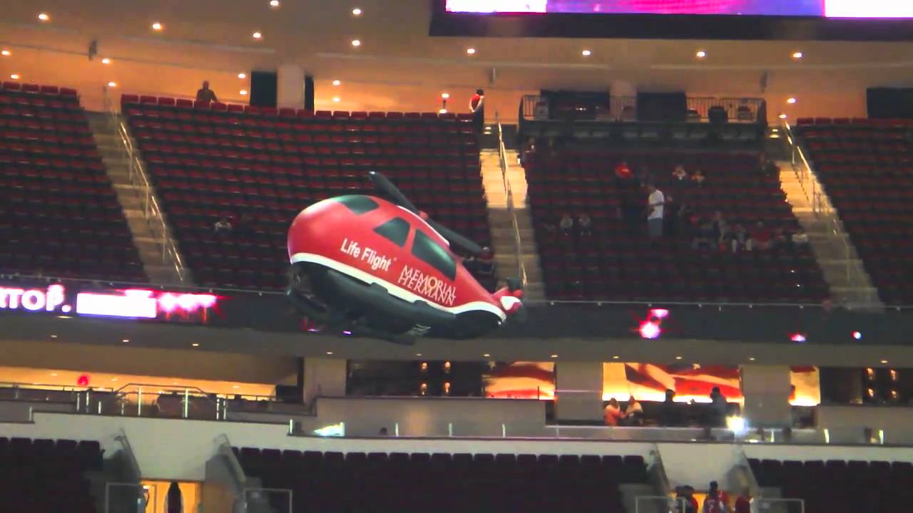 110305_B warms the bench for the Houston Rockets players! - YouTube