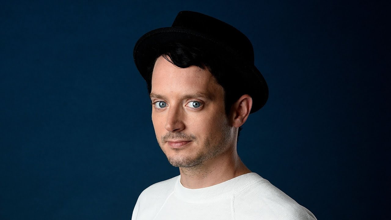 A entrevista incômoda pela qual Elijah Wood passou - YouTube