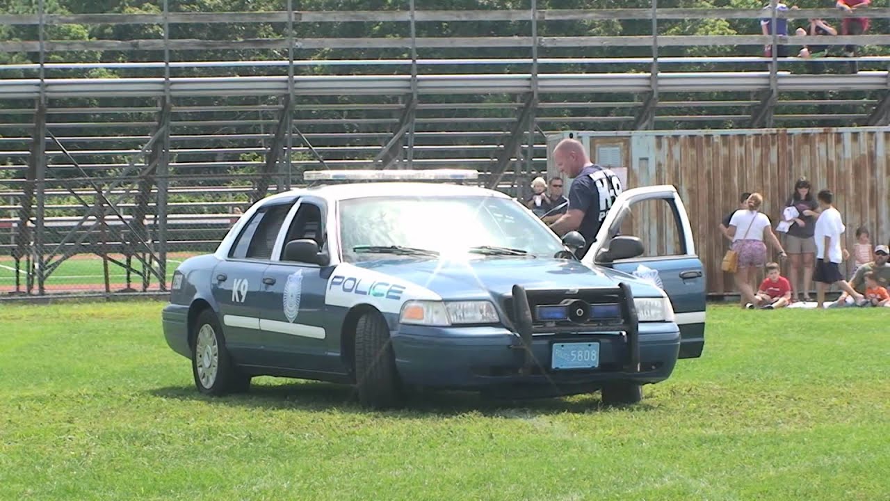 Barnstable Police K-9 Demonstration - Kids Day - YouTube