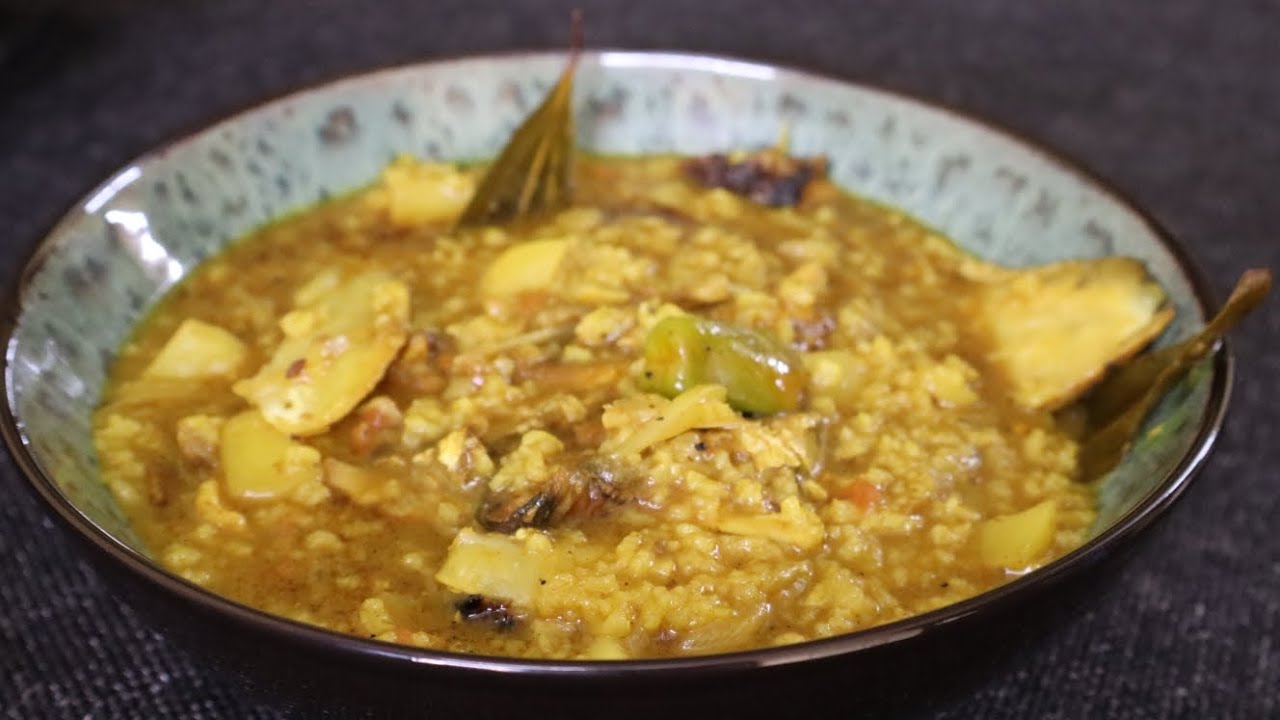 "Muri Ghonto" is a traditional Bengali dish from the India popular in ...