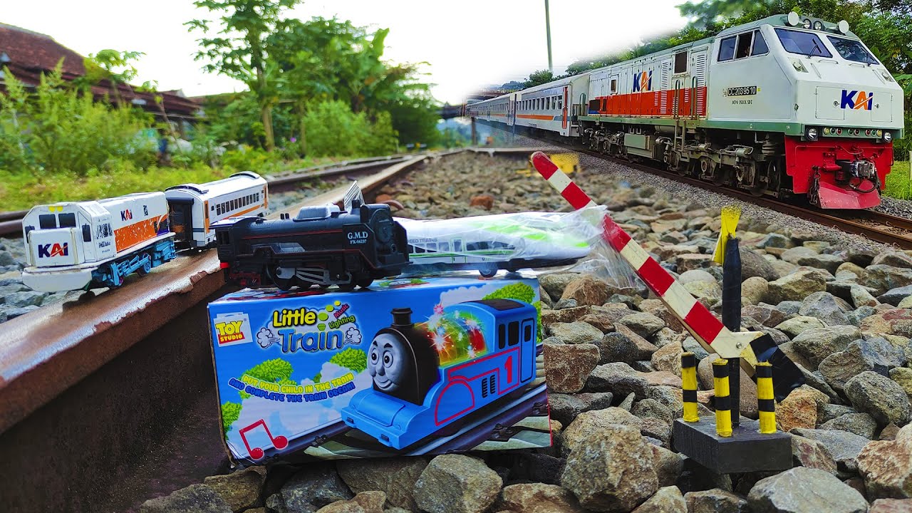 Kereta Api Kayu, Kereta Thomas, Kereta MRT,Lokomotif CC201,CC203 ...