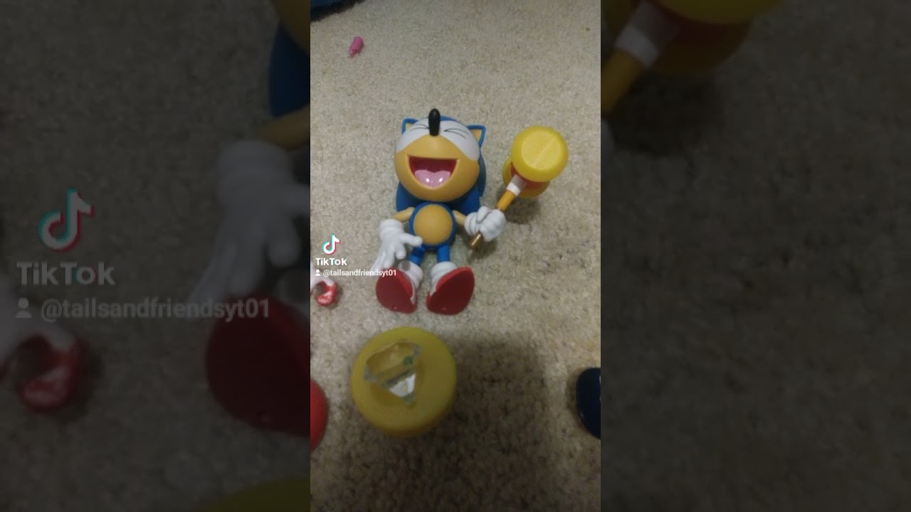 Laughing Classic Sonic figure unboxing - YouTube