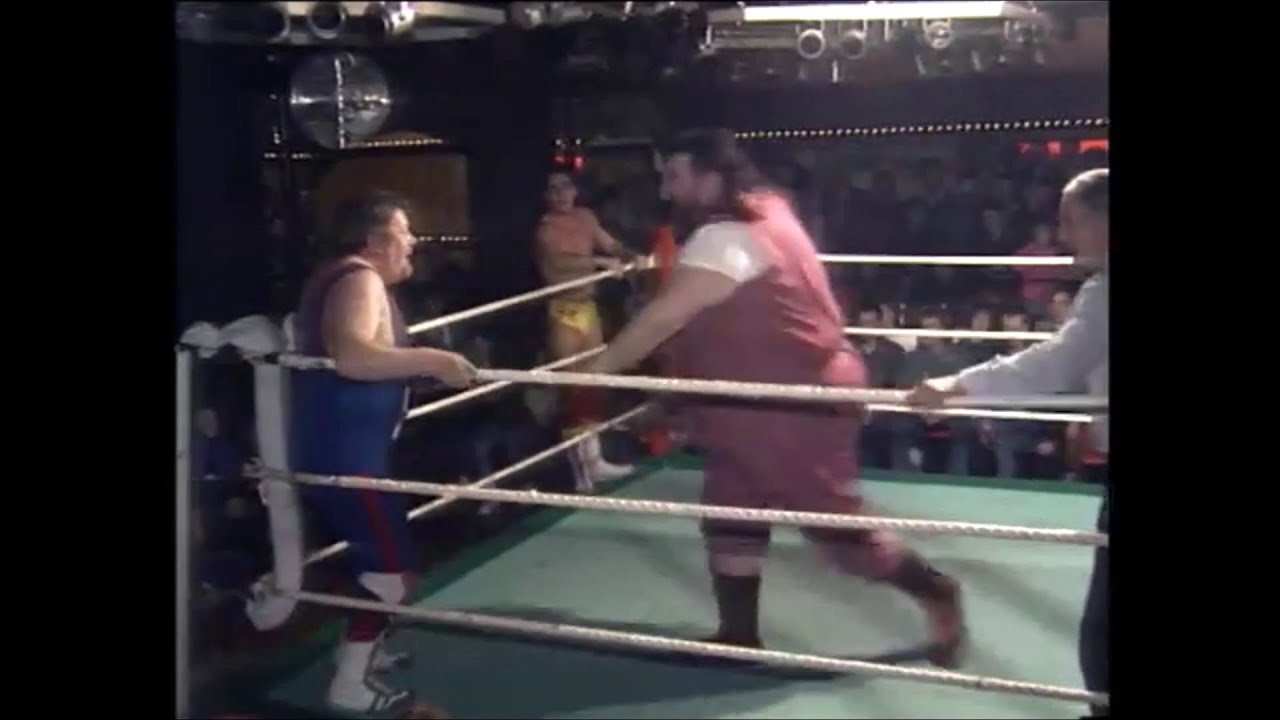 Giant Haystacks Wrestling in Cavan, Ireland 1989 - YouTube