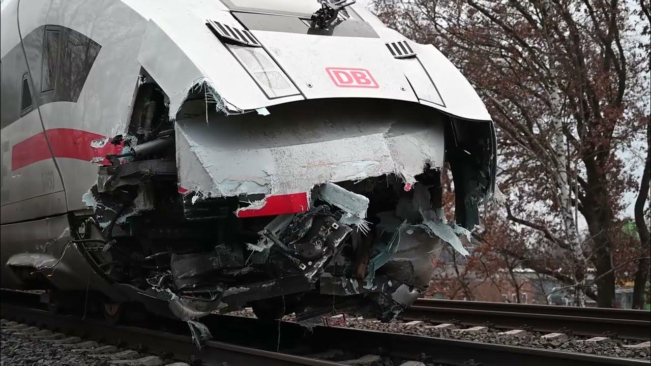 [Hamburg Rönneburg] ICE erfasst LKW - Fahrgast stirbt - 25 verletzte - YouTube