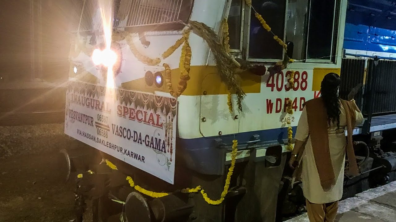 New Yesvanthpur - Karwar - Vasco Express || Inaugural train at Udupi ...