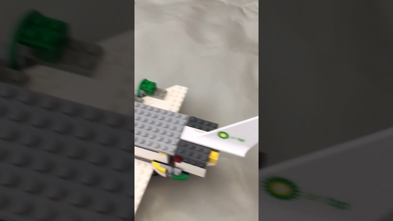 Lego Beluga Dreamlifter Airbus - YouTube