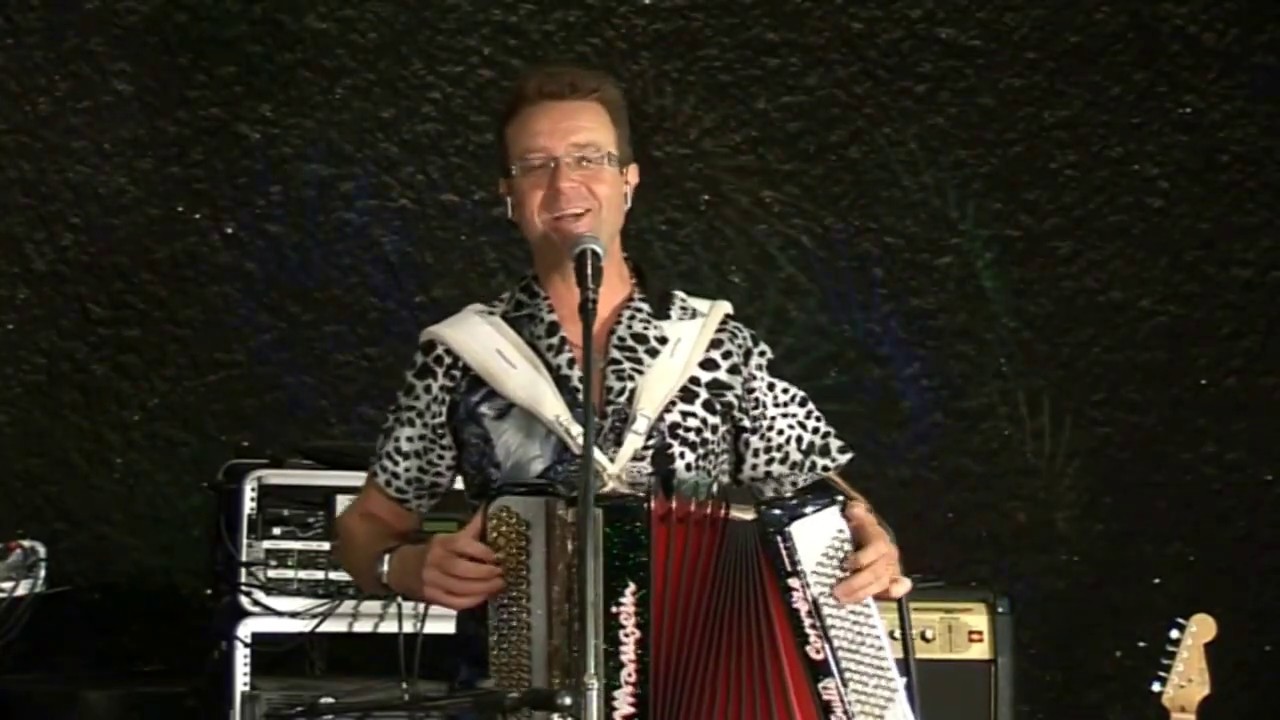 DES MOULES FRITES ET UN P'TIT ROSE - Pierre ANDRE - YouTube