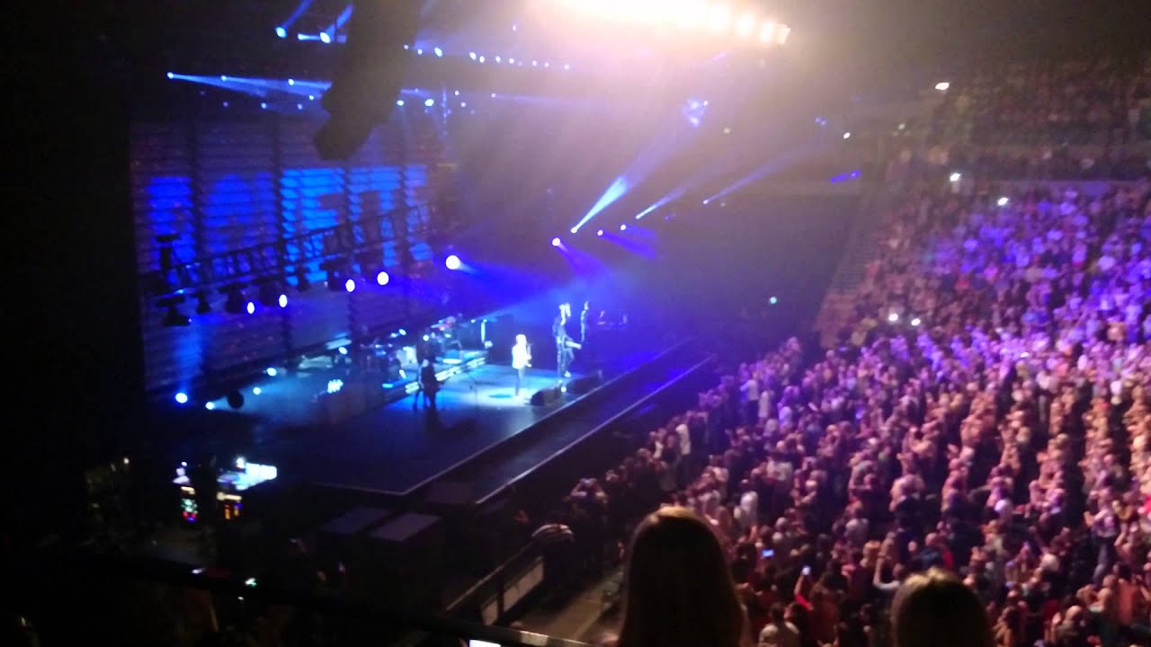 Roxette -Must be Love - Vector Arena ,Auckland New Zealand 2015 - YouTube