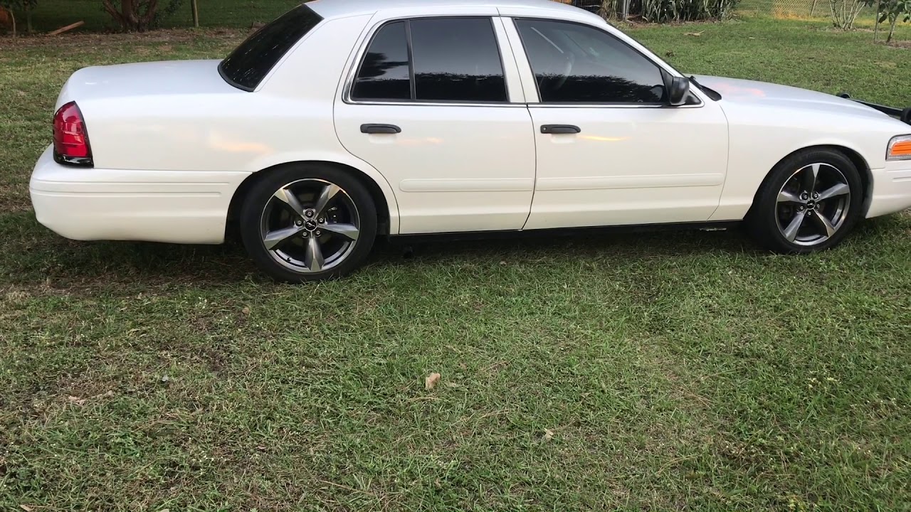 Straight piped crown vic - YouTube