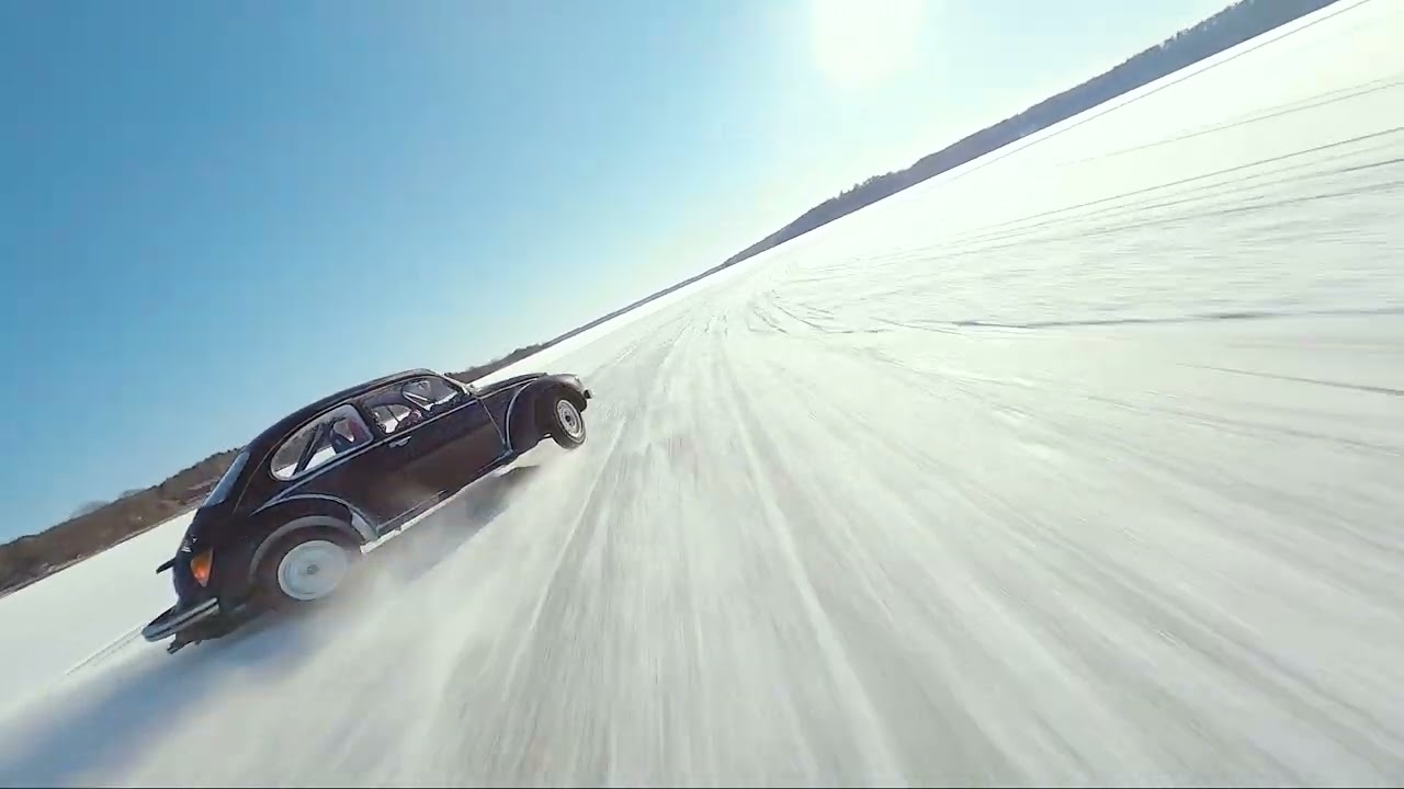 VW Beetle drifting on ice - YouTube
