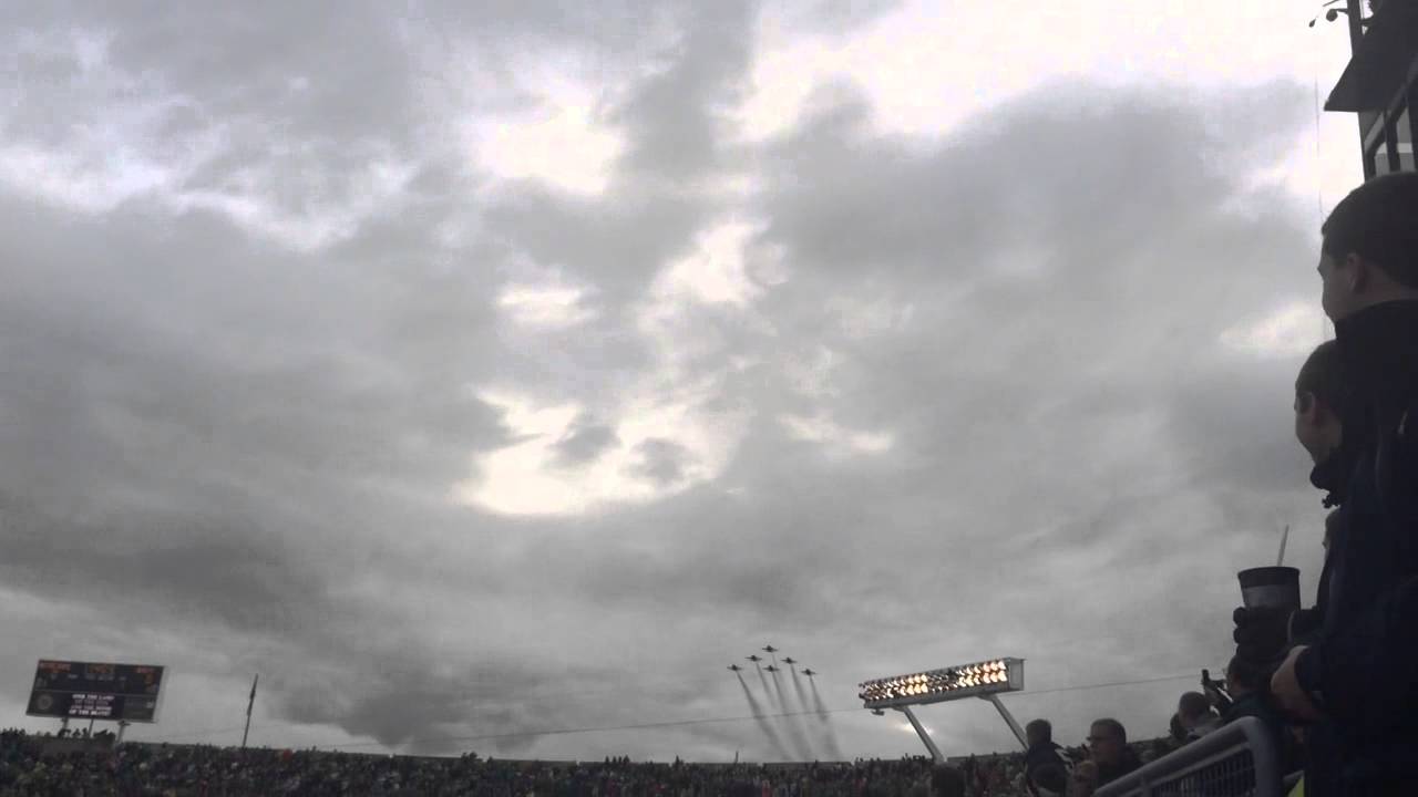 Blue angel fly over Notre Dame stadium. - YouTube