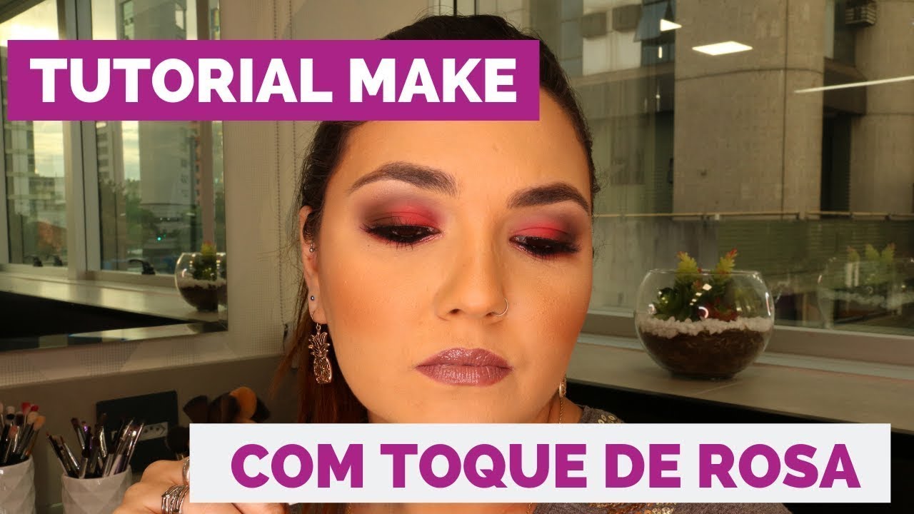 Tutorial de maquiagem: olho com toque de rosa - YouTube