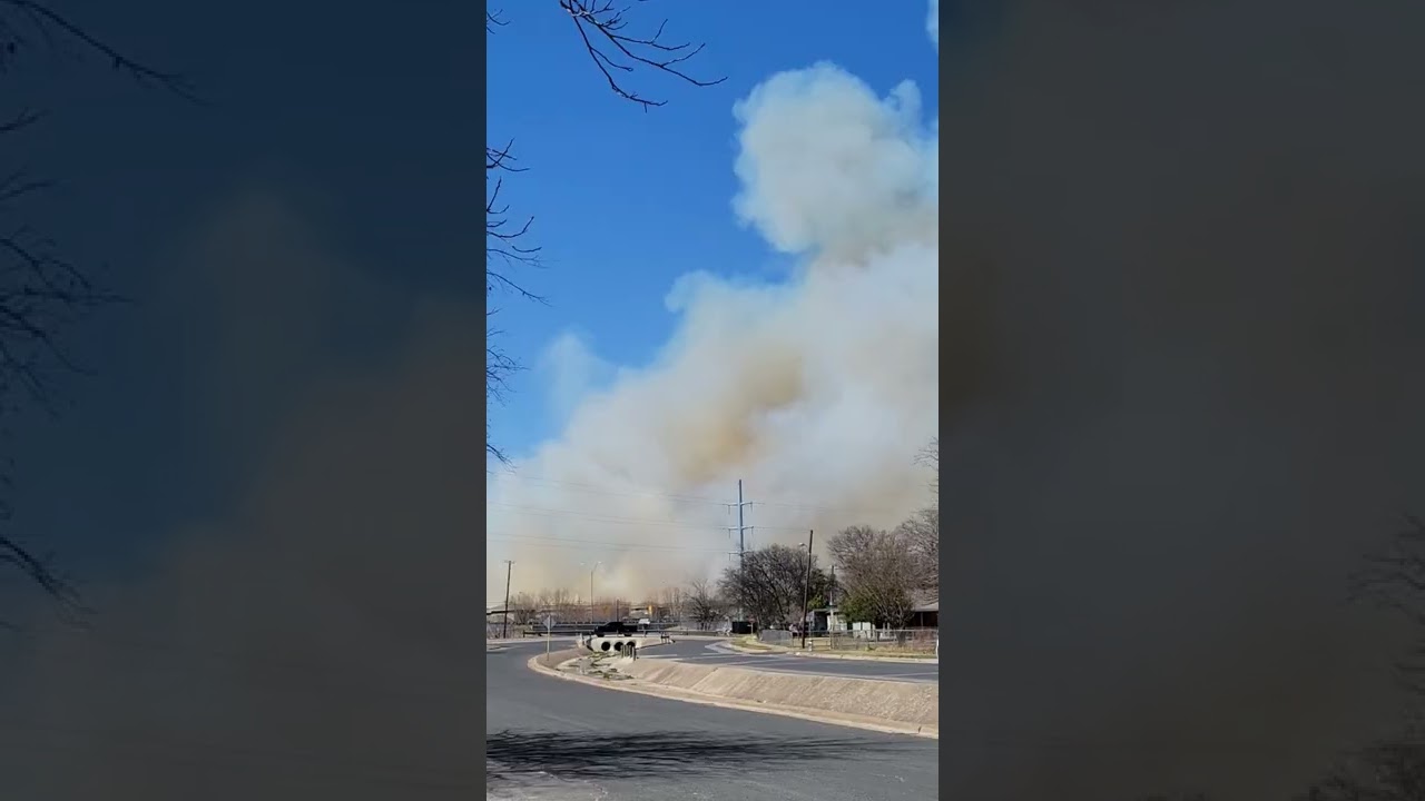 Fort Hood fire seen from my house - YouTube