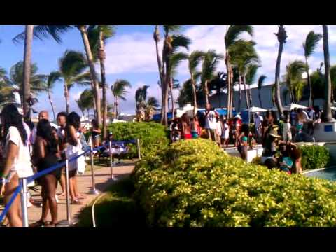 Urban Fiesta 2012 in Puerto Rico pool party - YouTube