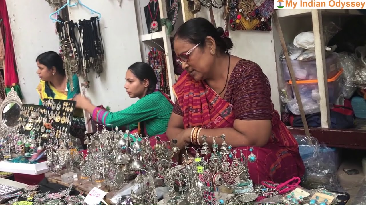 Janpath Delhi, Connaught Place Walkthrough - YouTube