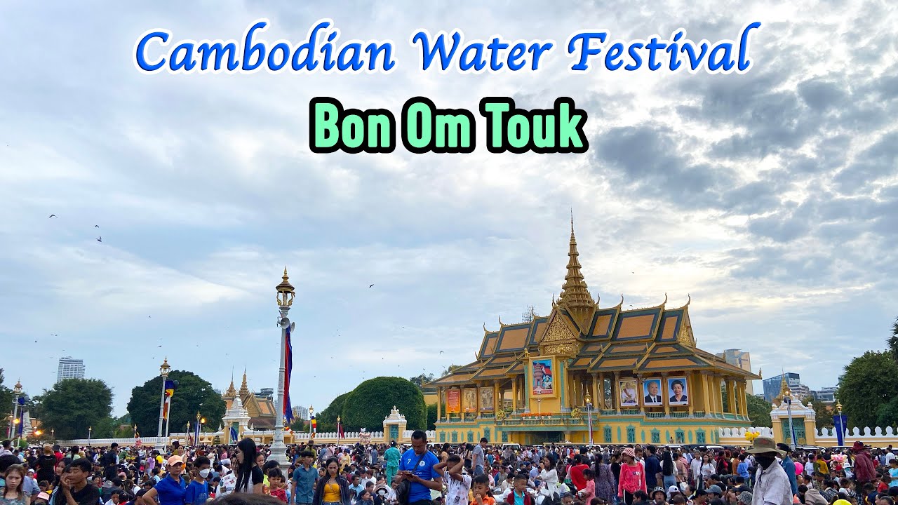 Cambodian Water Festival (Bon Om Touk) in evening - Phnom Penh ...