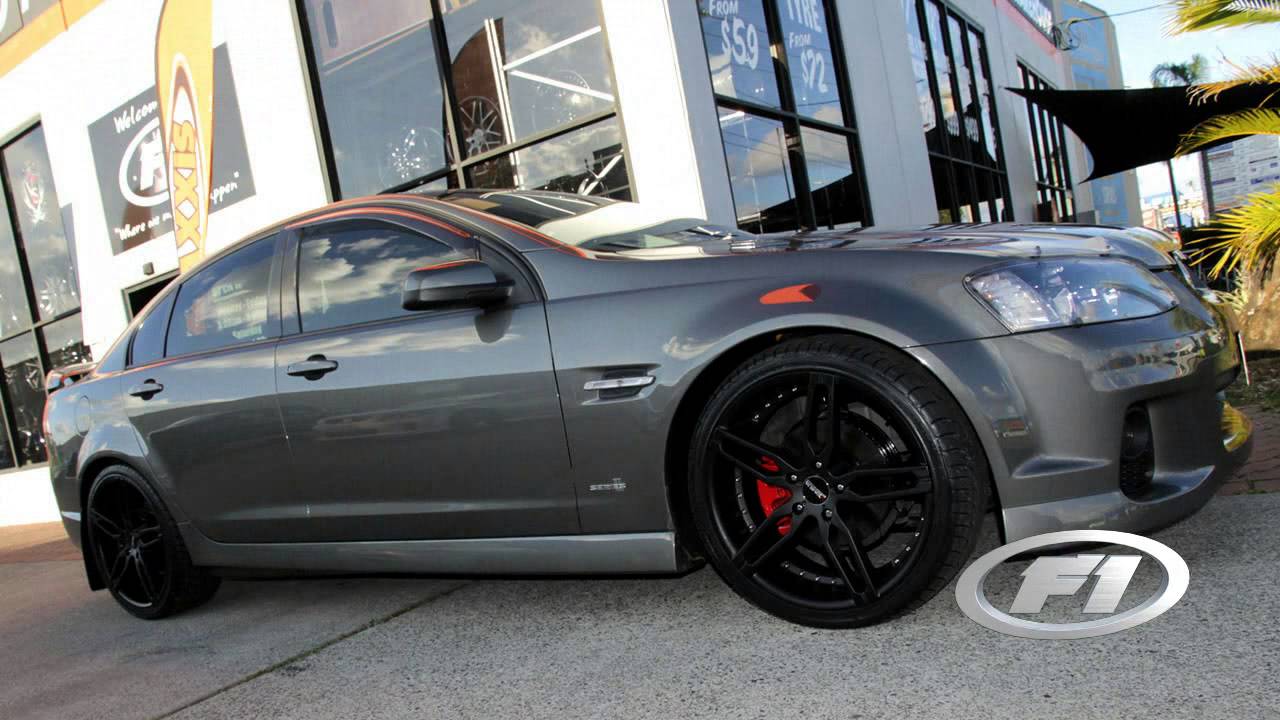 Holden Commodore rolling Versus Neo Wheels - YouTube