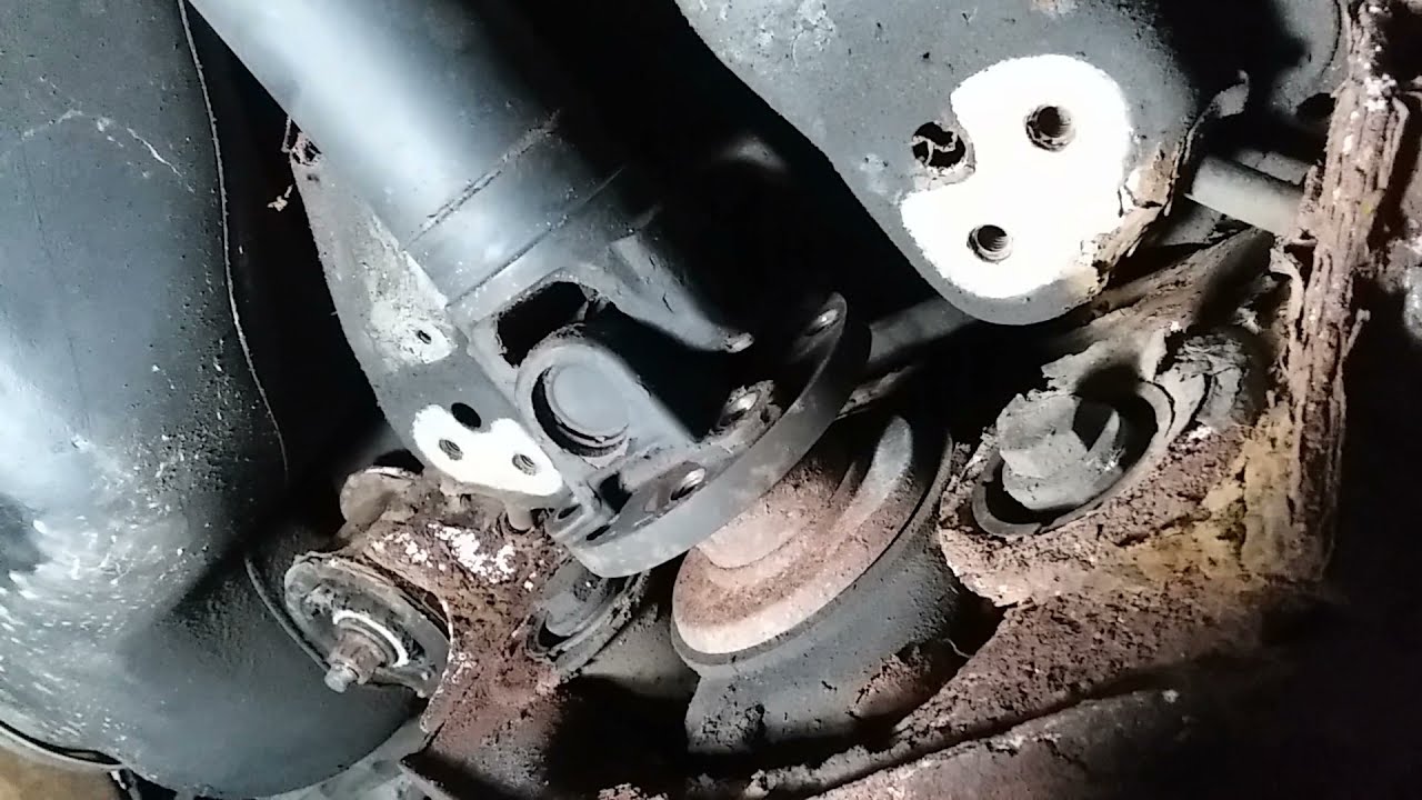 BMW E46 3 Series How To Remove Seized Rear Driveshaft from Differential ...