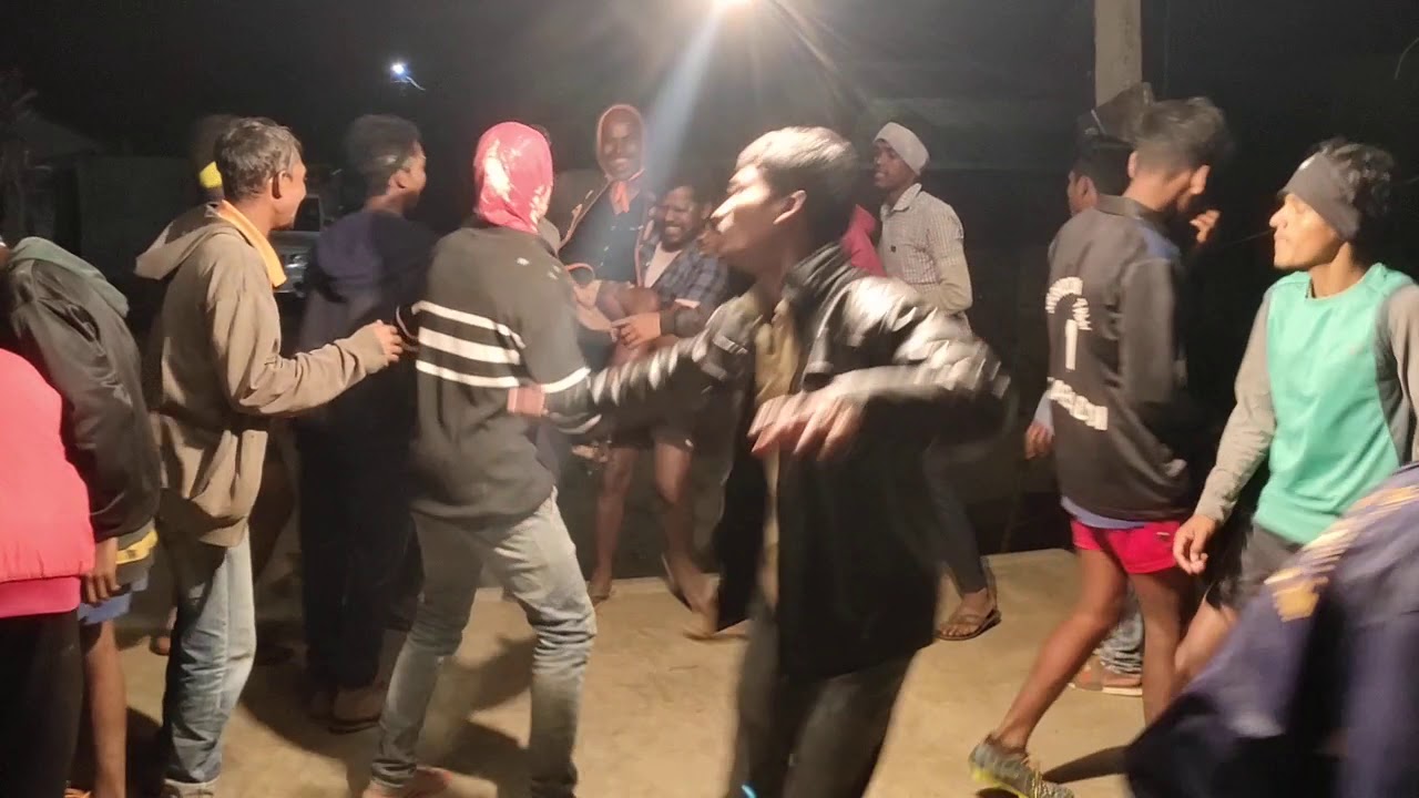 Galli Dance boys(2) - YouTube