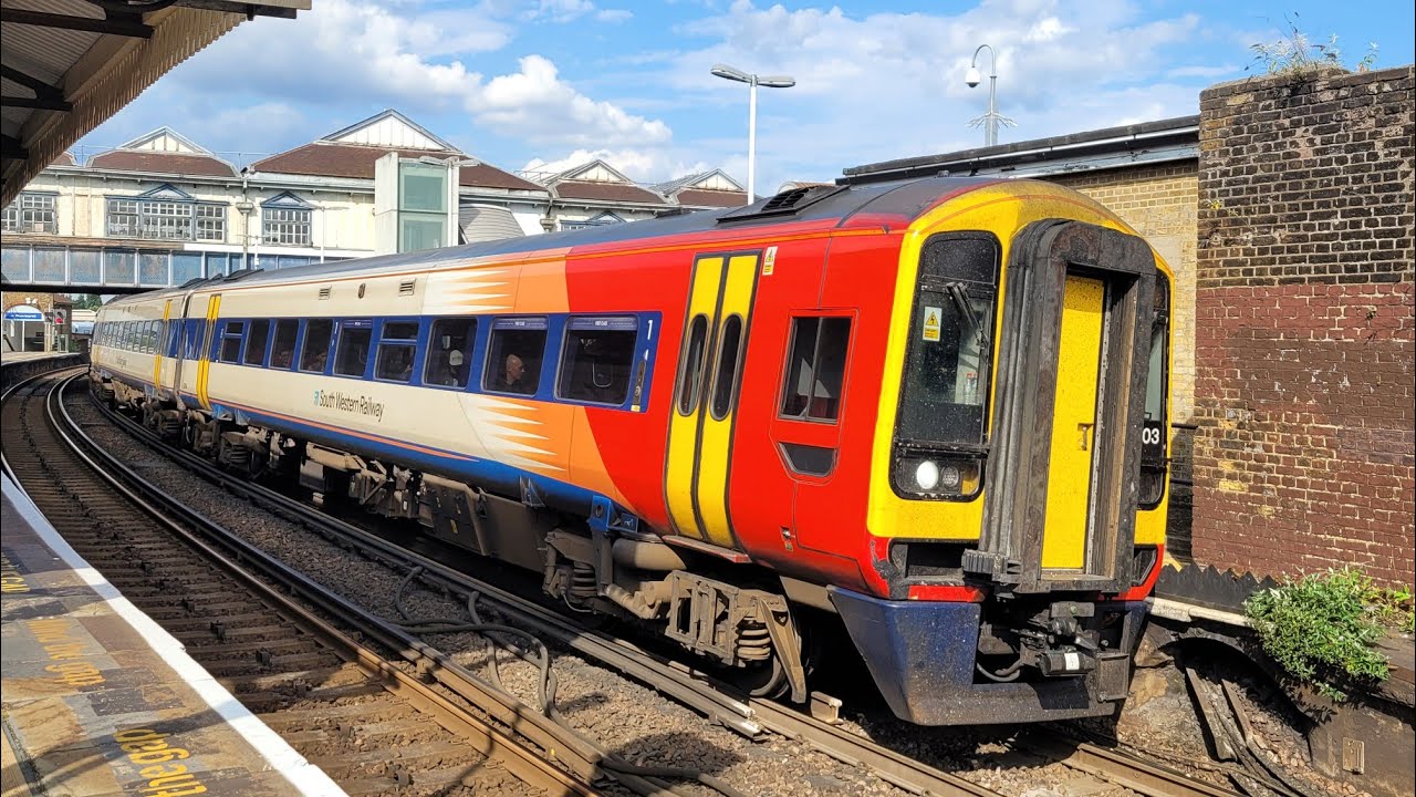 SWR Class 159 Diesels Train Service Departing From Clapham Junction ...