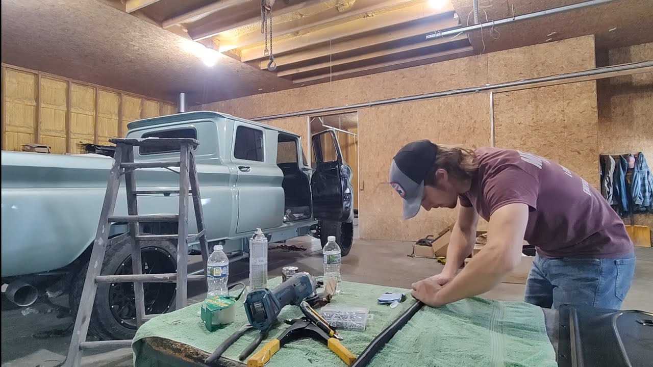 Dash vents and Door assembly Project Kermit 1962 c20 crew cab - YouTube