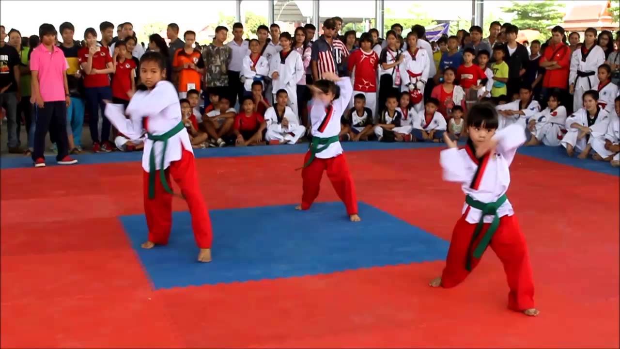 taekwondo dance 2 - YouTube