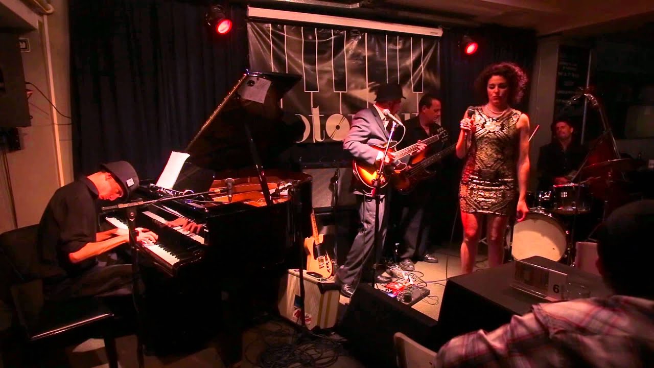 One Lady Band *** Show Notorious *** Work Song - YouTube