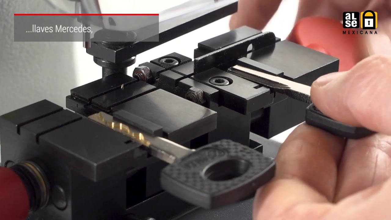 Swift Plus Maquina Duplicadora de Llaves de Silca - YouTube