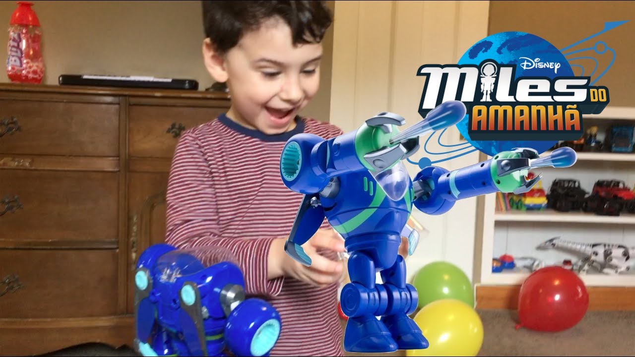 Transforming Exo-Flex - Miles do Amanhã Disney - YouTube