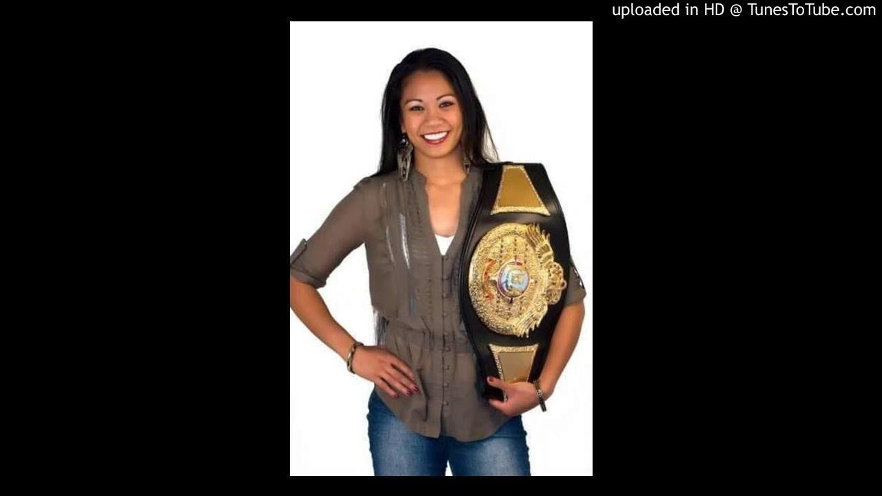Former boxing champ Ana Julaton reacts to Mayweather vs. McGregor - YouTube