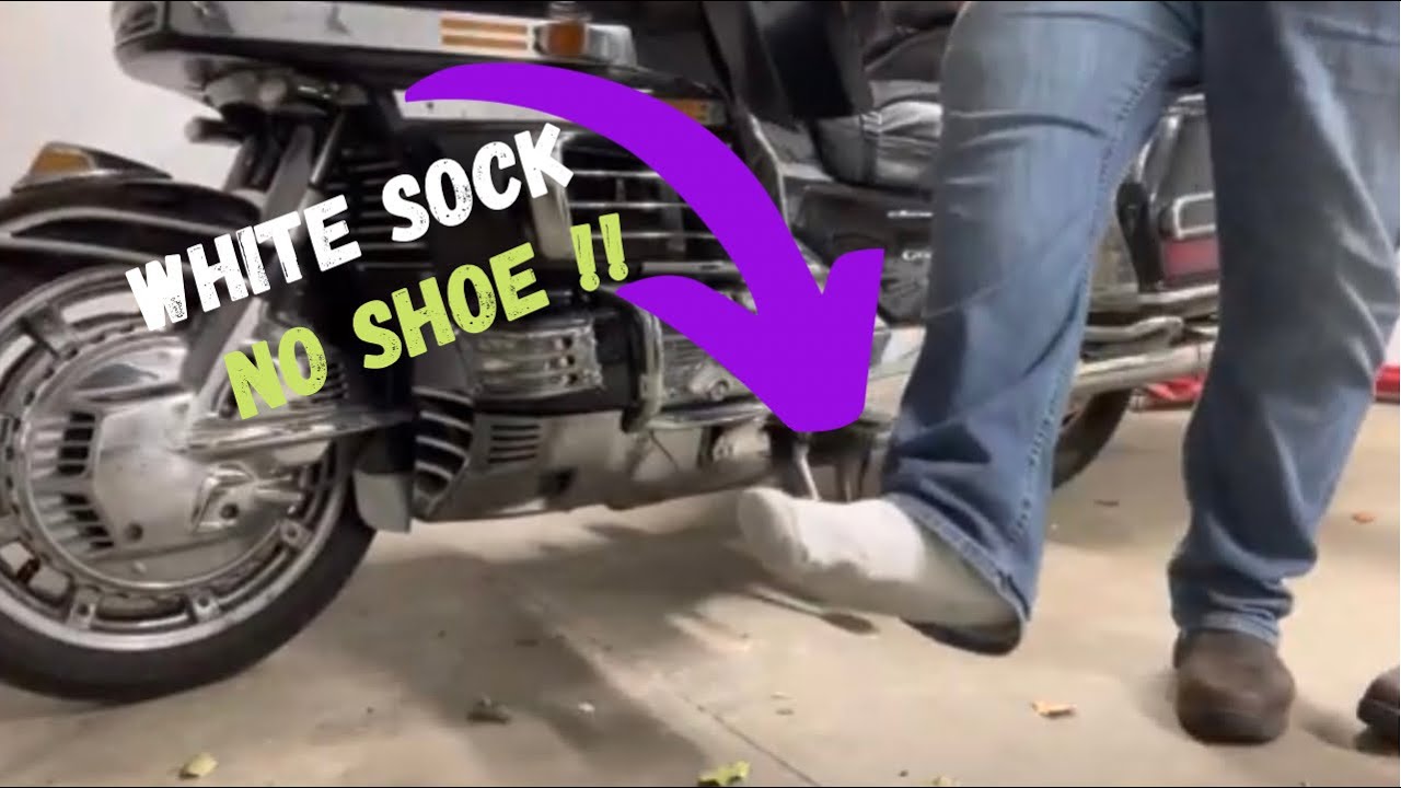 How to get a Honda Goldwing on the center stand WITH NO SHOE ON ...