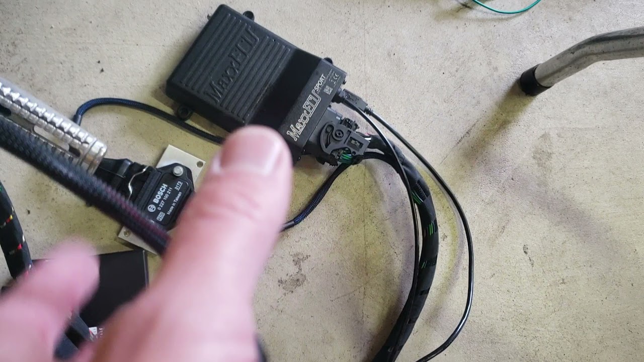Plug and Play Maxx ECU on Gen1 Turbo Busa - YouTube