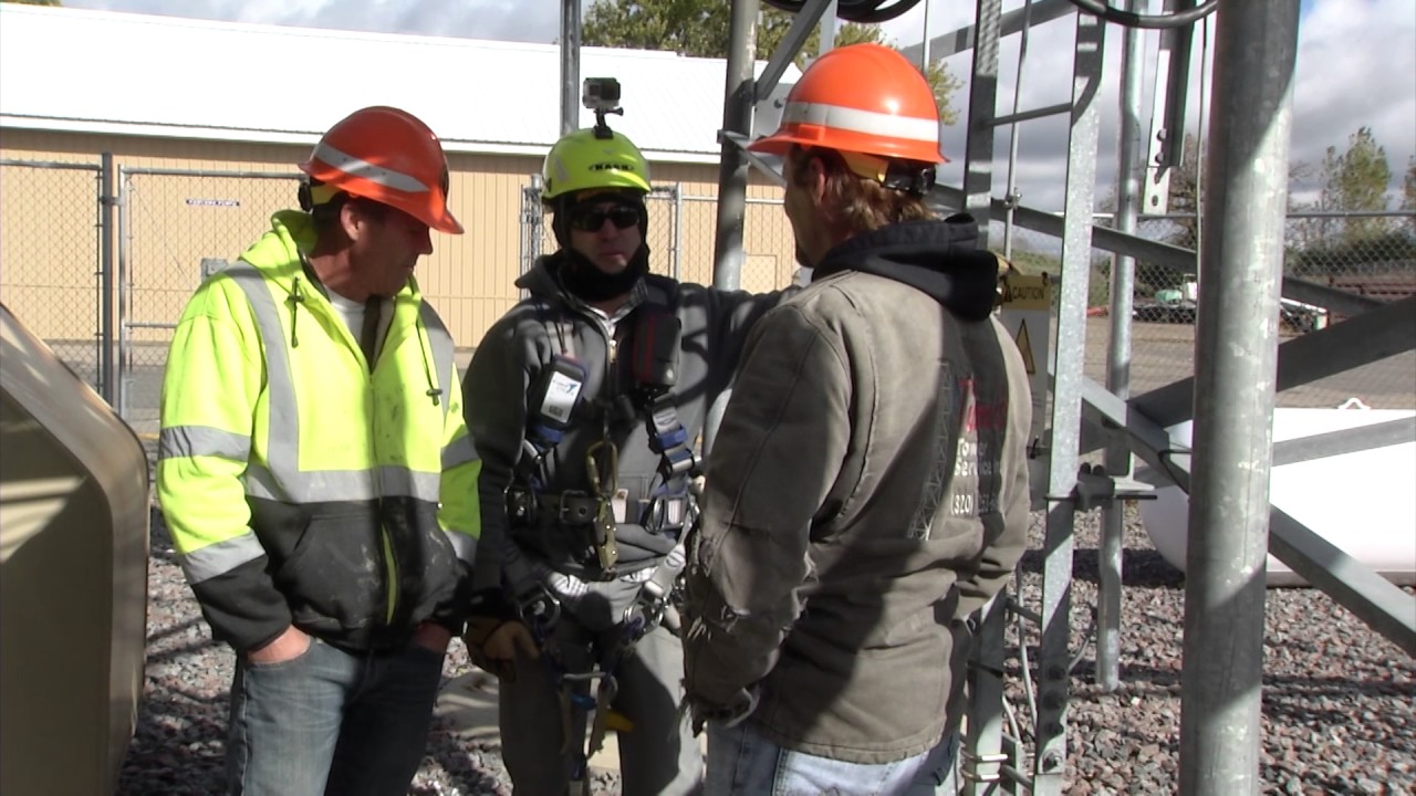 Tower maintenance technicians - YouTube