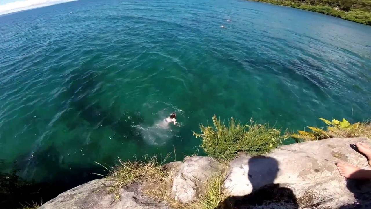 Bulli Point Lake Taupo Cliff Jumping - YouTube