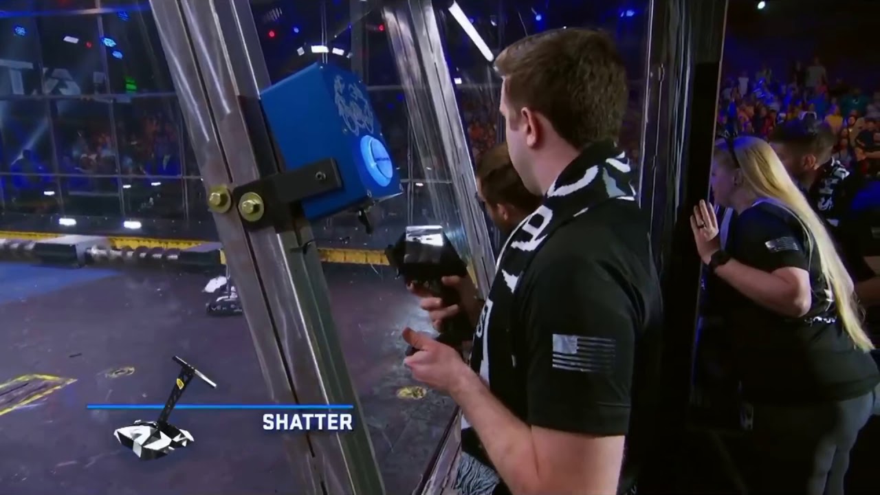 2019 Battlebots S04 E12 Minotaur Vs Shatter - YouTube