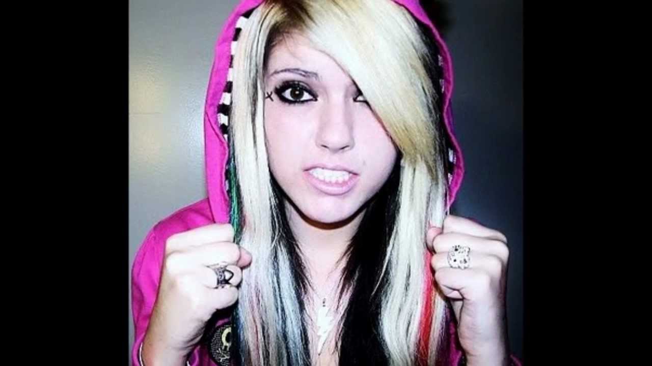 Rave Queen: LedaMonsterBunny - YouTube