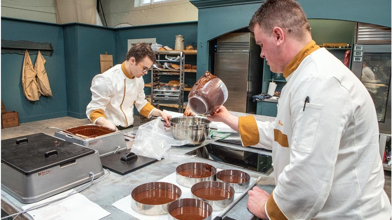 Bake Off: The Professionals contestants accidentally make some very ...