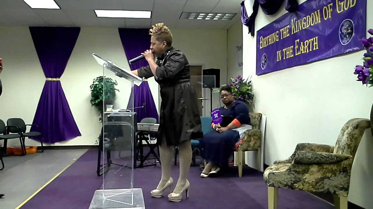 Apostle Sylvia Cunningham Ministering - YouTube