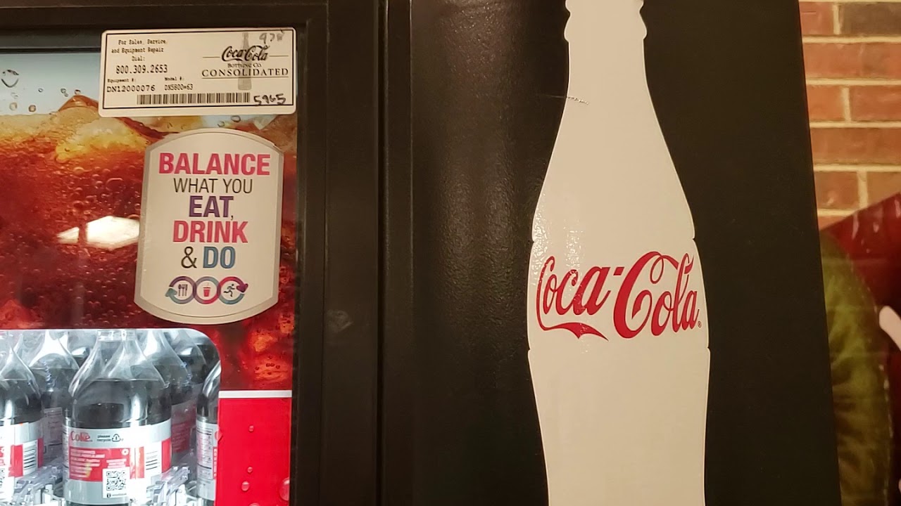 Coca-Cola Vending Machine Dixie Narco BevMax DN5800 at Swang Center ...