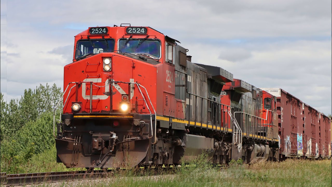 CN 2524 and 2512 Haul L556 Down the Coronado Subdivision Through a Slow Order! - YouTube