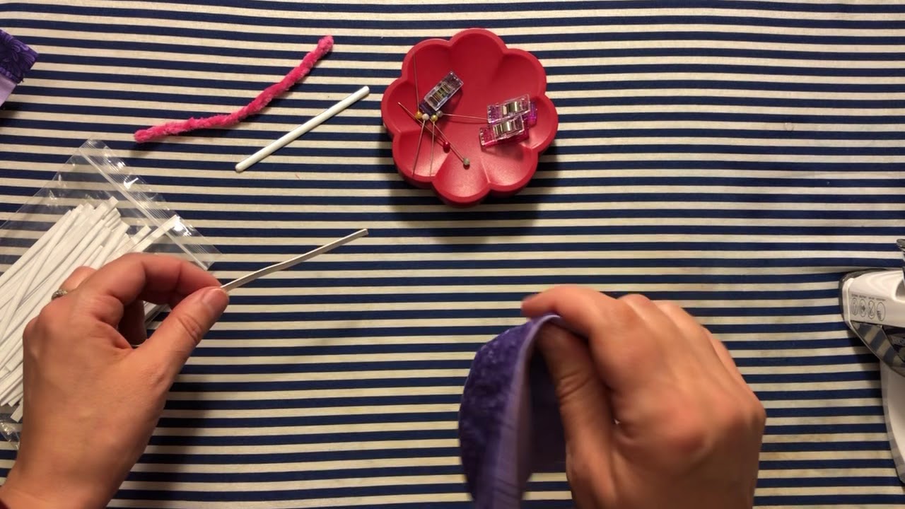 Adding a nose piece to the “Mimi G” style fitted mask - YouTube