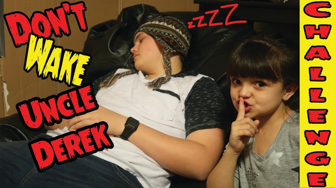 DON'T WAKE UNCLE DEREK CHALLENGE in BOX FORT! - YouTube