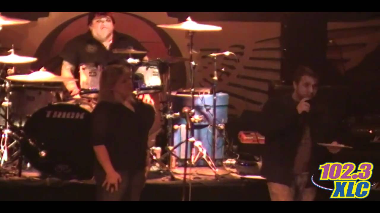 Austin's Fuel Room Frontman Karaoke Competition - YouTube