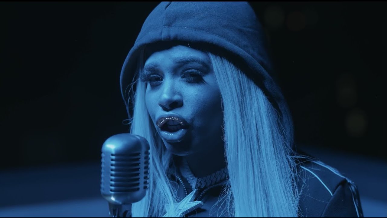 B.0.M.B.$ Freestyle- Steph G (Rooftop Series) - YouTube