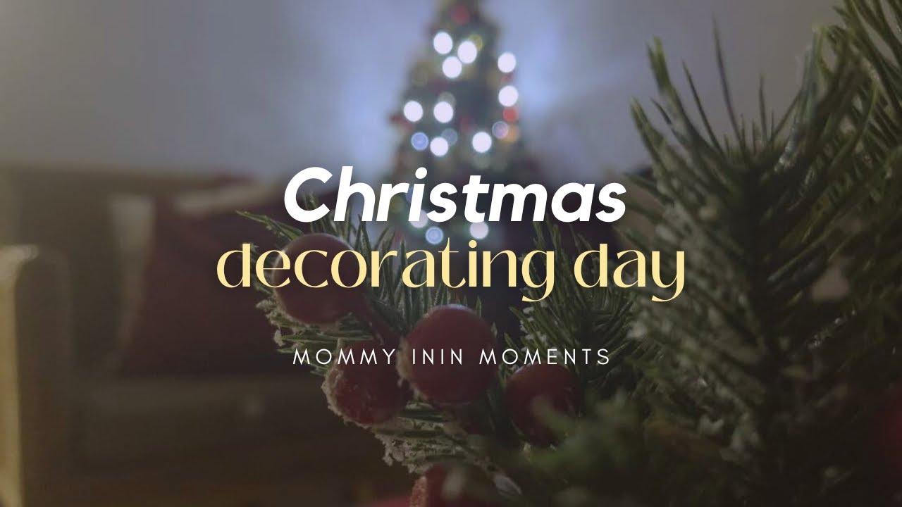 Christmas Decorating On A Cozy Wednesday | Christmas Decorating Moments ...